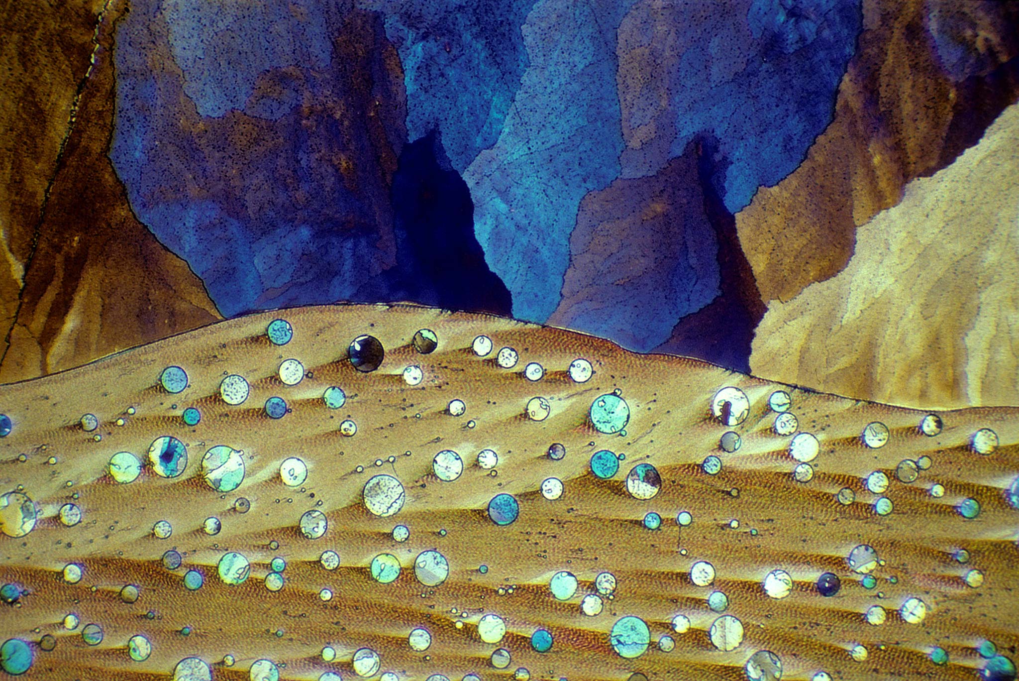 Recrystallized melt of naphthalene, p-methylaminophenol surfate and ...